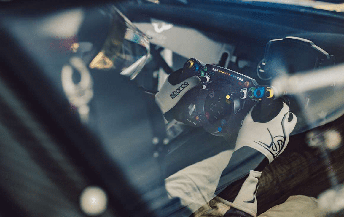 Fanatec Podium Bentley GT3 | Timón + QR2 Pro - Kerb Sim Racing